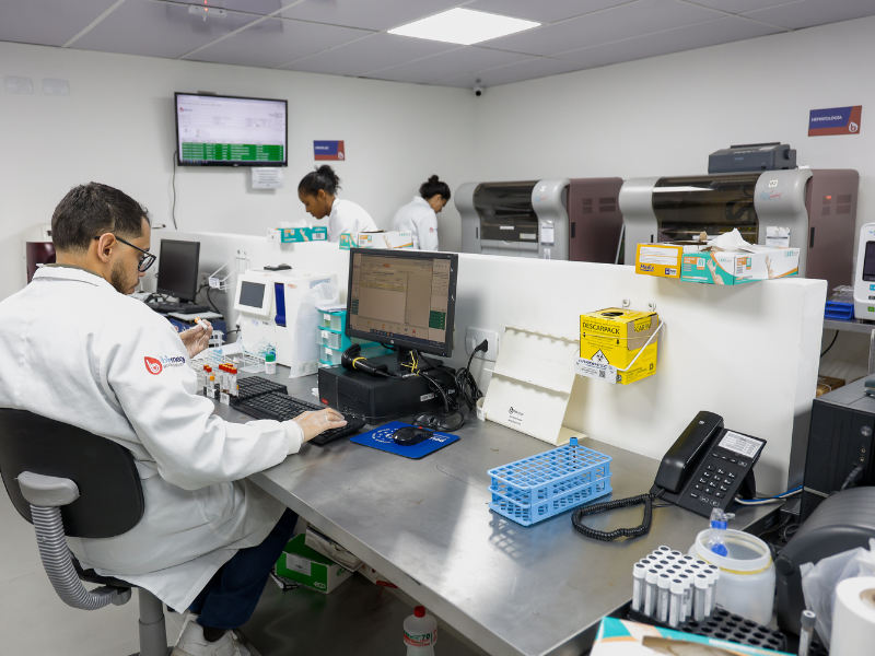 Em SCS, laboratório reativado do Albert Sabin reduz pela metade espera ...
